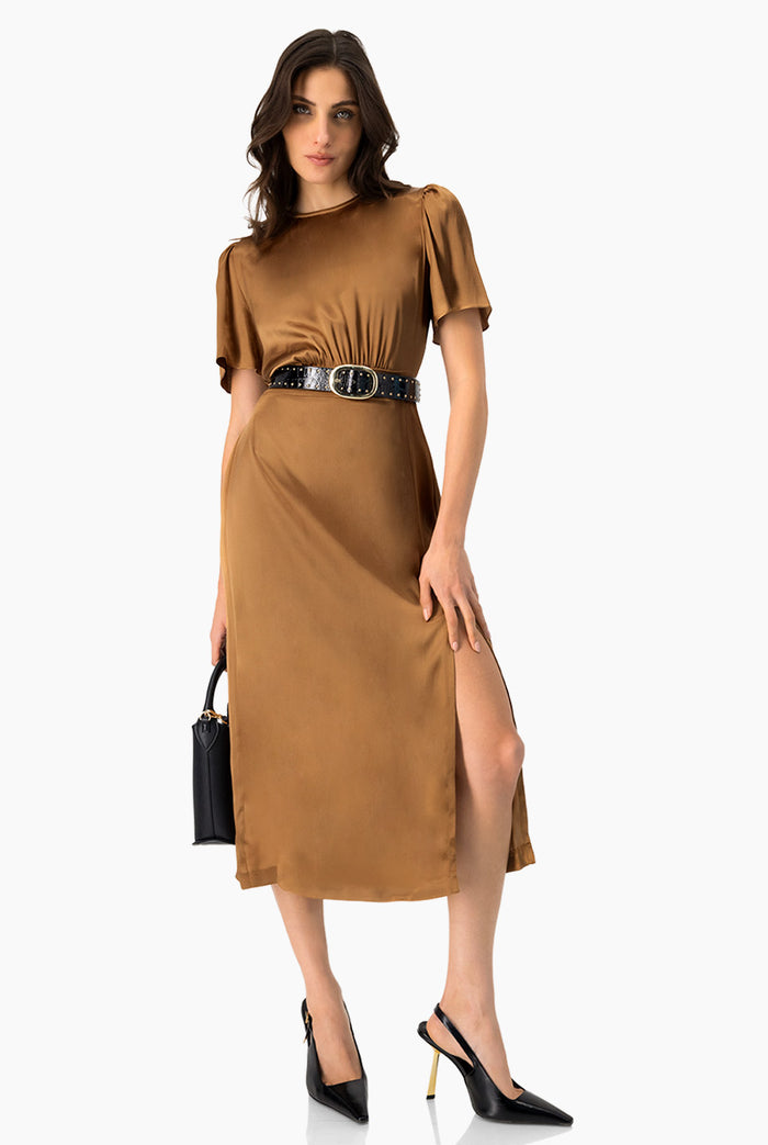 Vestido Midi Café Elegante con Abertura Frontal