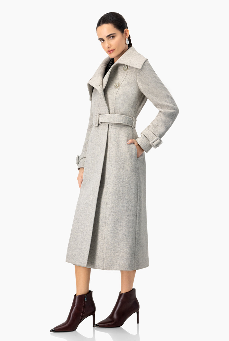 Abrigo Cruzado Gris con Cinturón - Elegancia y Estilo